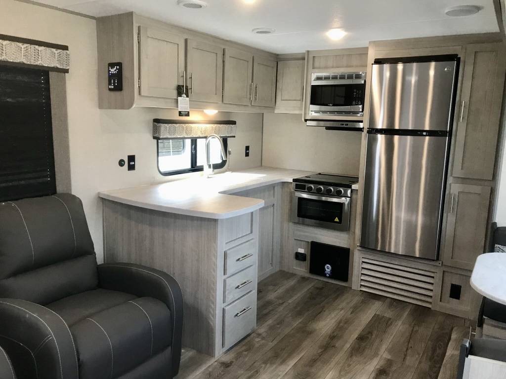 2020 Coachmen Catalina Legacy Edition – Container Sales Japan