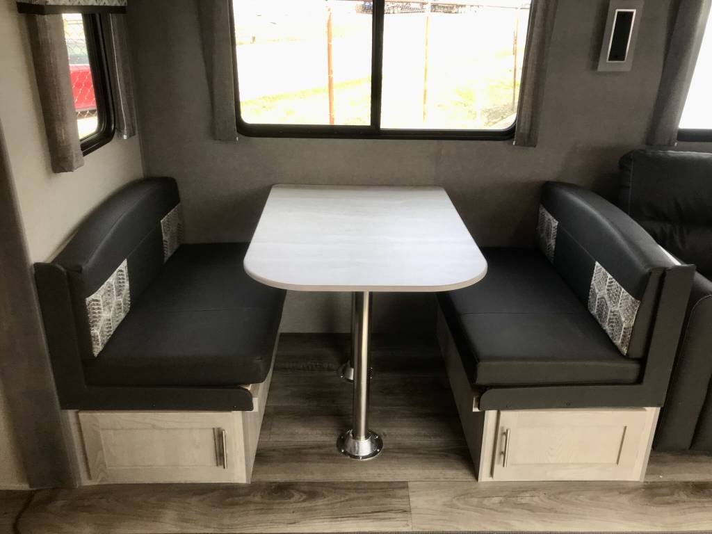 2020 Coachmen Catalina Legacy Edition – Container Sales Japan